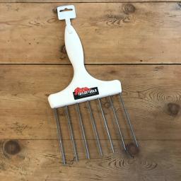 Scratcher for Traditional Lime Plastering | Lime Stuff