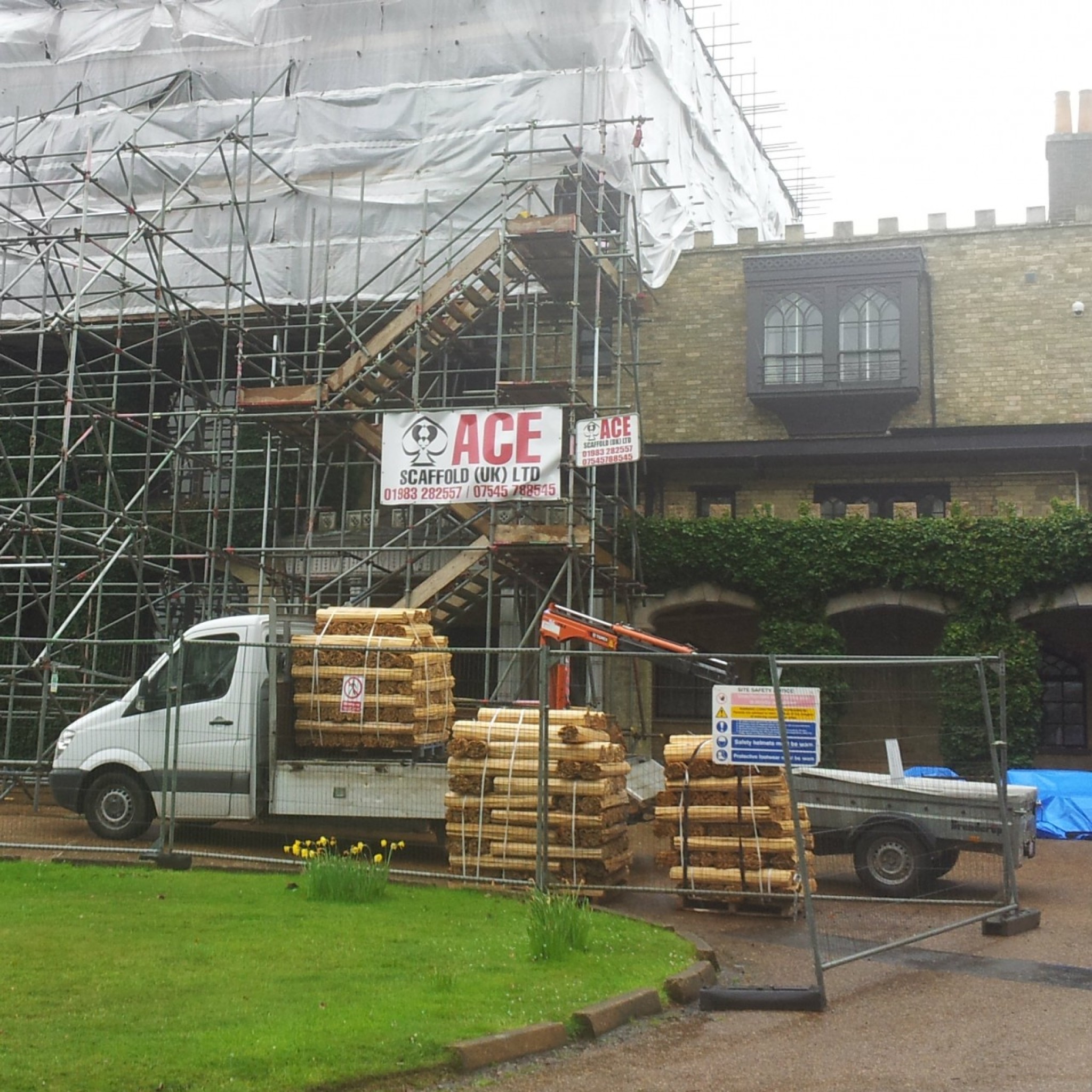 Riven Chestnut Laths | Lime Stuff